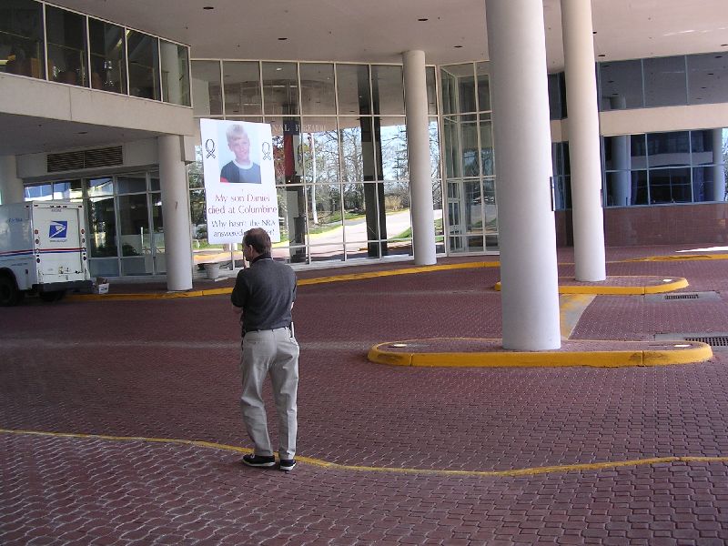 Tom is Arrested Twice at NRA HQ – Daniel Mauser Memorial Website